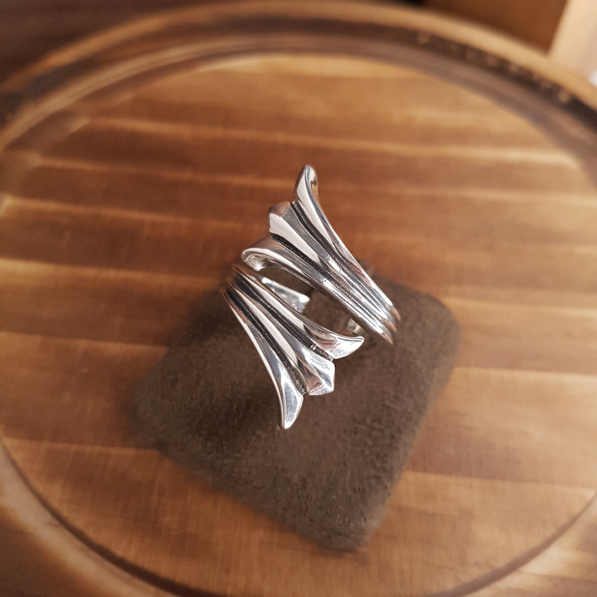 The Embrace Ring – By Me Jewellery Workshop